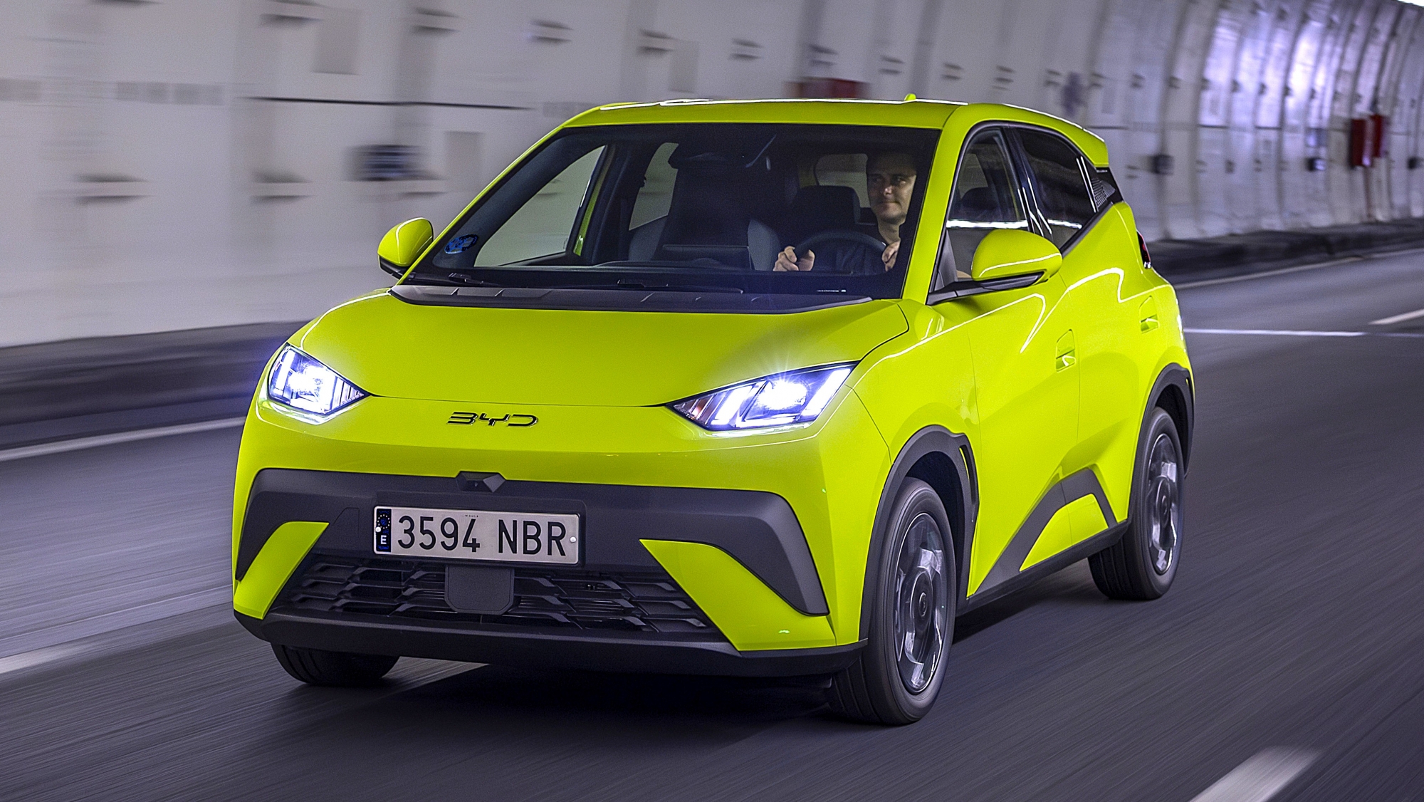 Probamos el BYD Dolphin Surf: el eléctrico competidor del Dacia Spring ...