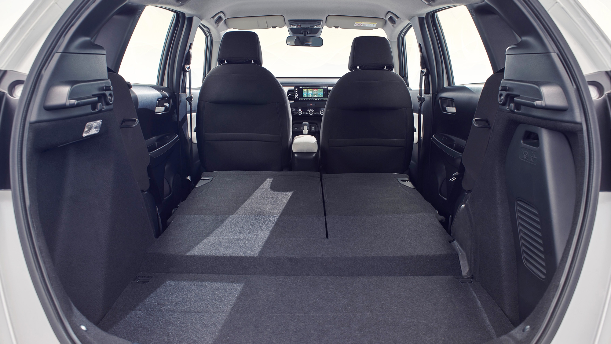 El mejor rival del Toyota Yaris es este otro híbrido japonés mucho más ...