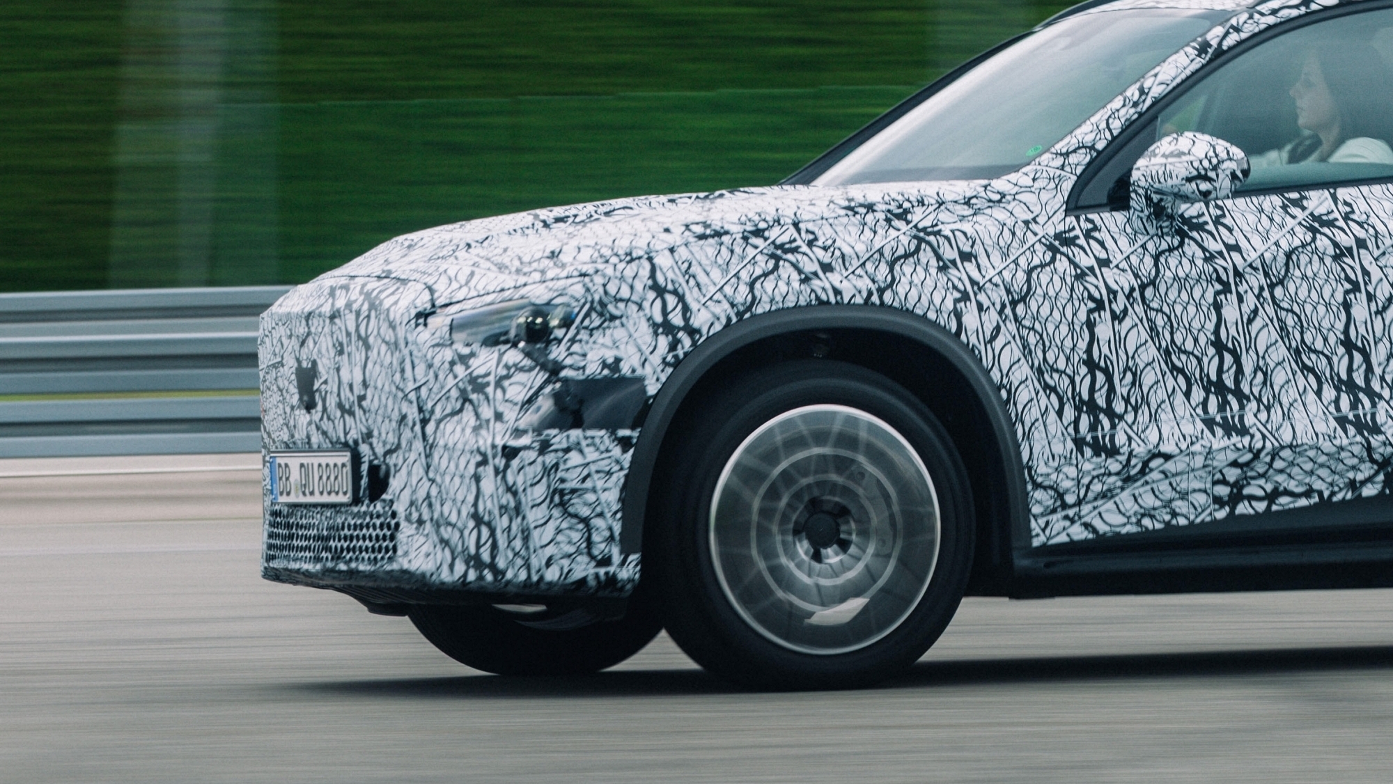 Mercedes da nuevos detalles del nuevo GLC eléctrico que se enfrentará ...