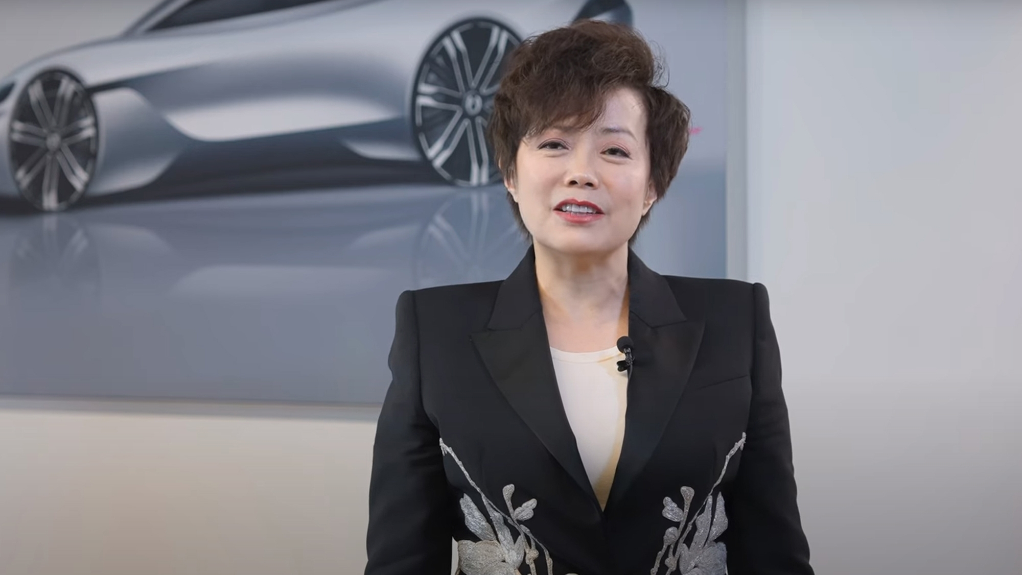 La vicepresidenta de BYD defiende que con la carga rápida “los clientes ...