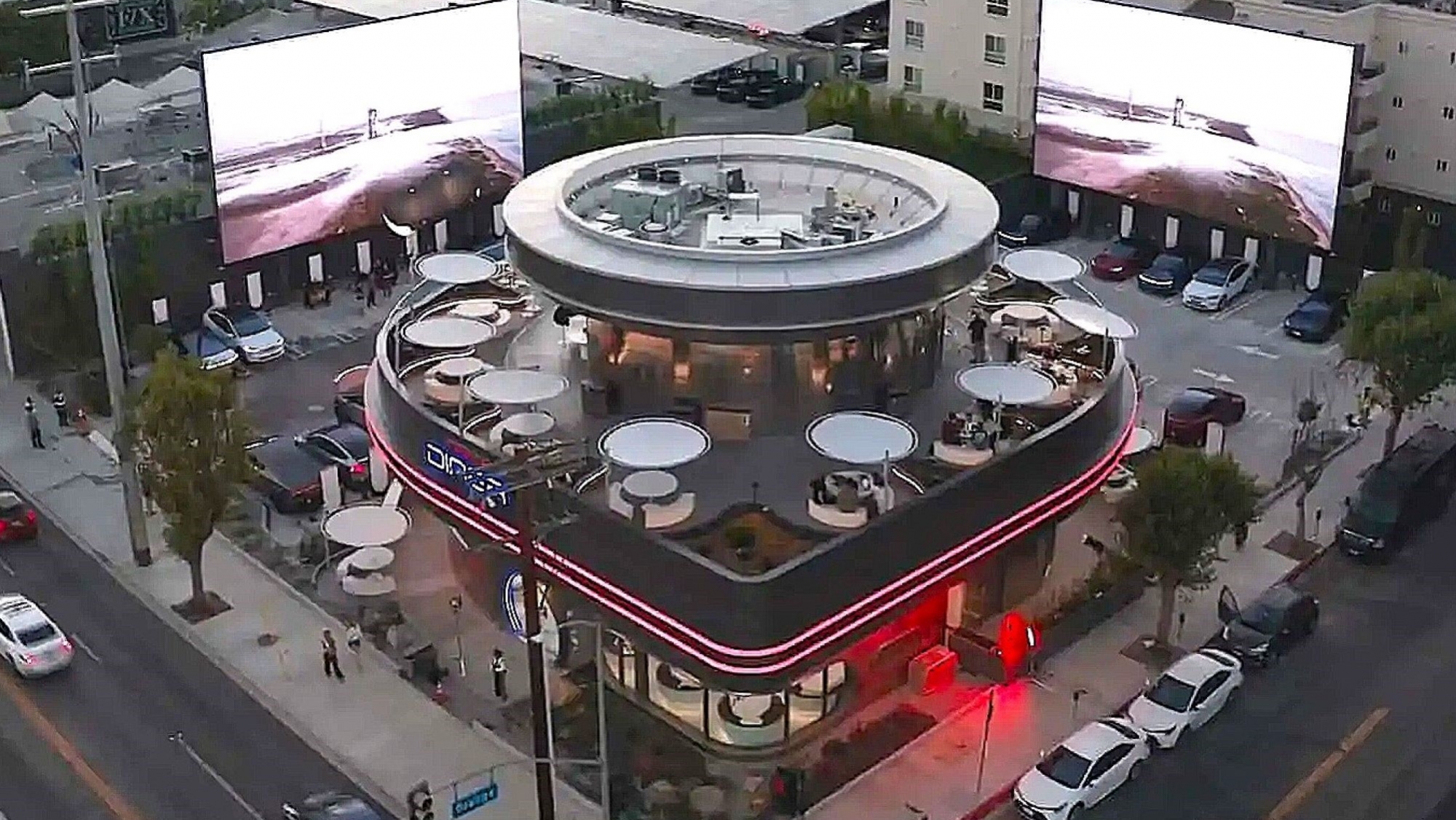 El primer restaurante de comida rápida de Tesla: así es el nuevo ...