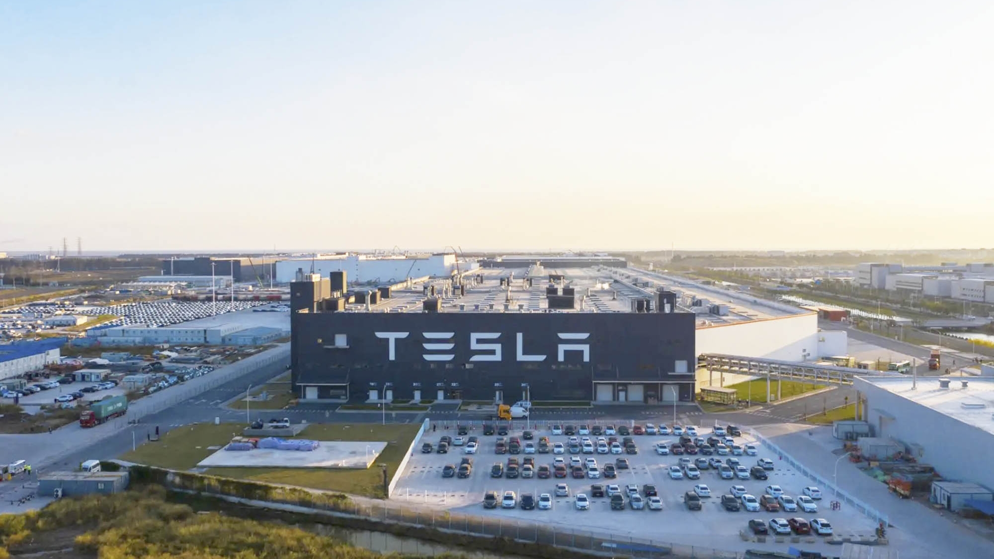 Ni la DANA ni Donald Trump: esta es la razón por la que la gigafactoría ...