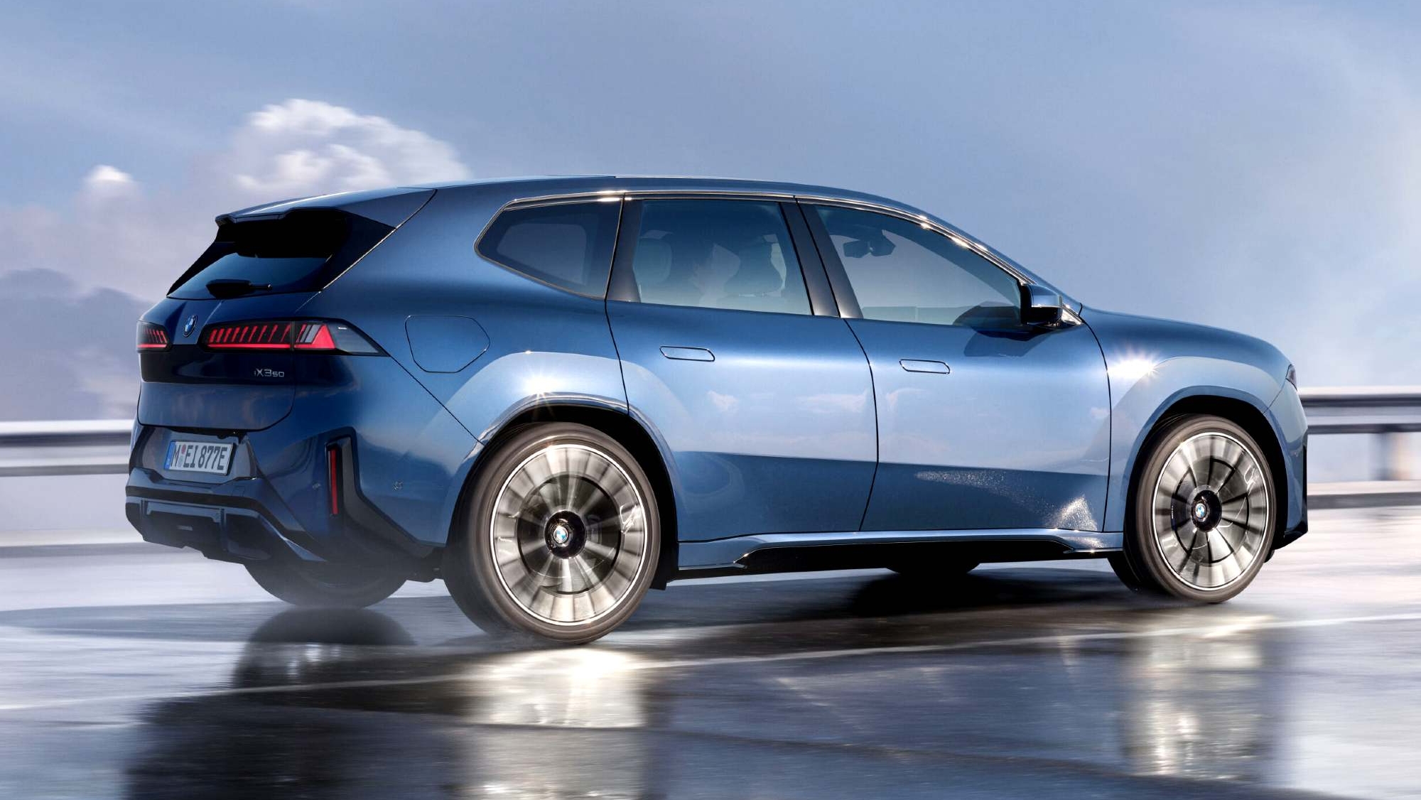 BMW iX3 2024: precio, autonomía y equipamiento del nuevo SUV eléctrico