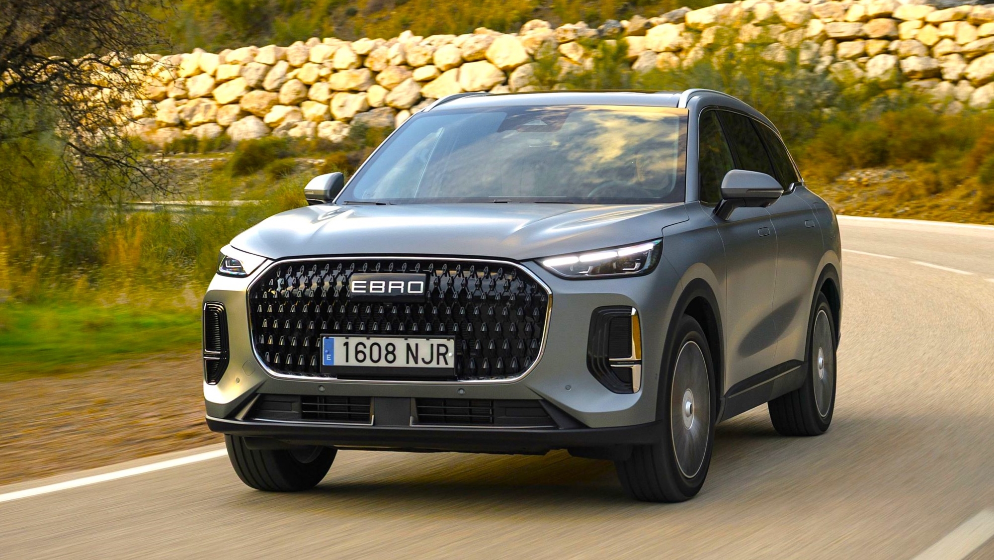 Con 1,68 L/100 km y 1.050 km de autonomía, es el mejor coche fabricado ...