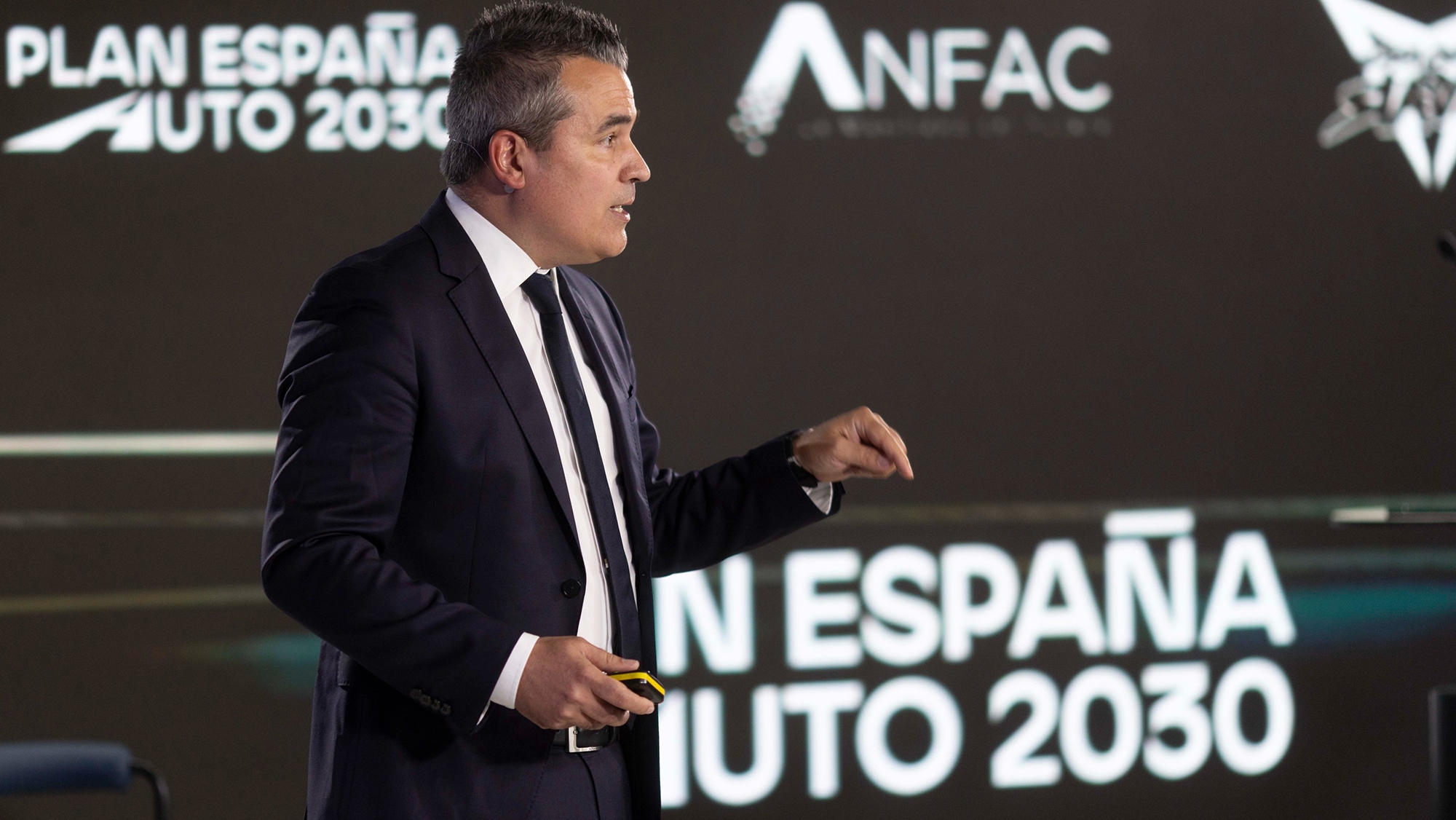 Tras la marcha de Recasens, los fabricantes de coches necesitan un ...