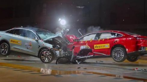 Un BYD Han con baterías LFP "indestructibles" se incendia después de un ...