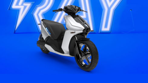 Esta es la Ray 7.7, un scooter eléctrico deportivo y español, con hasta ...