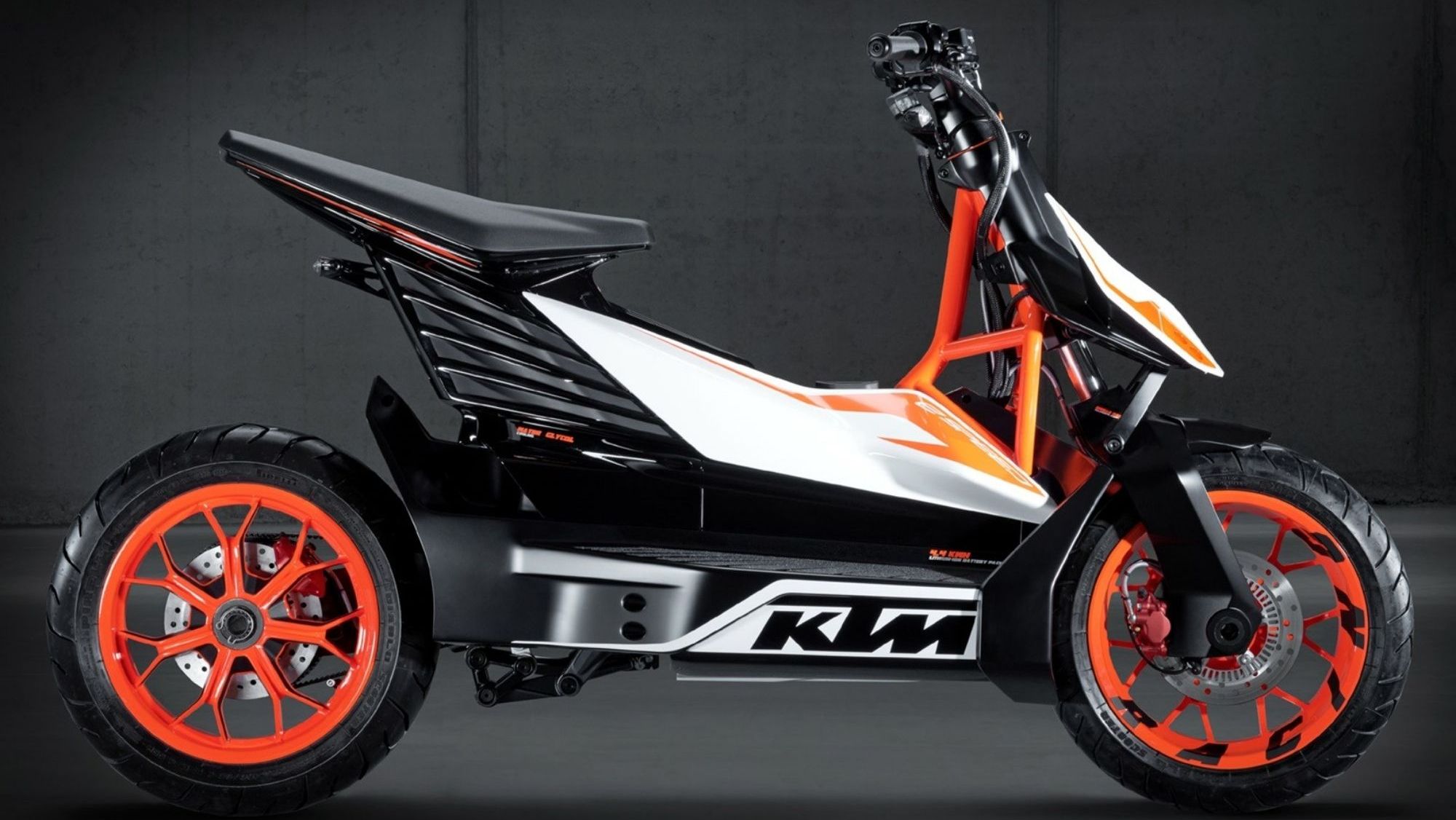 KTM presenta el primer prototipo de su scooter eléctrico en pruebas en ...