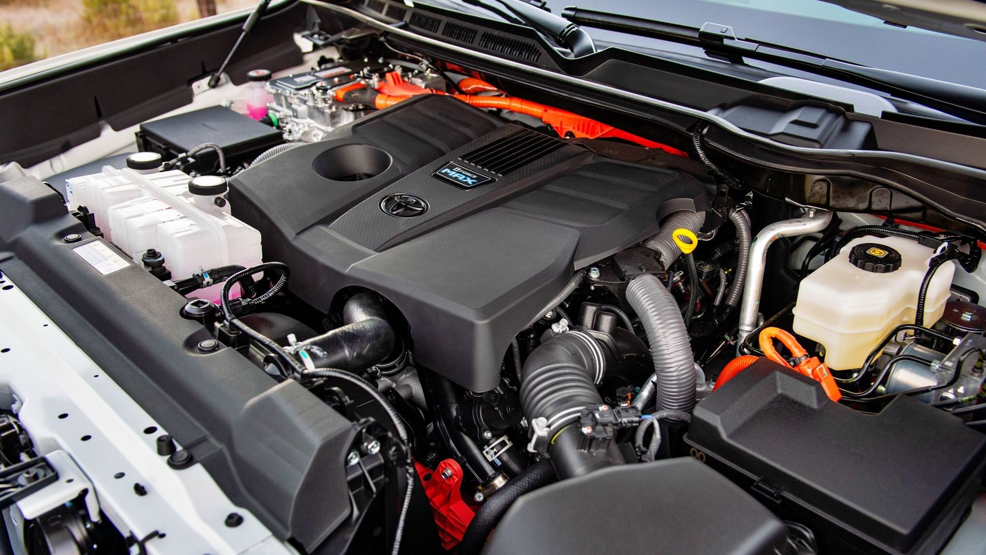 Toyota adelanta el diseño del nuevo Land Cruiser, con V6 híbrido y un ...