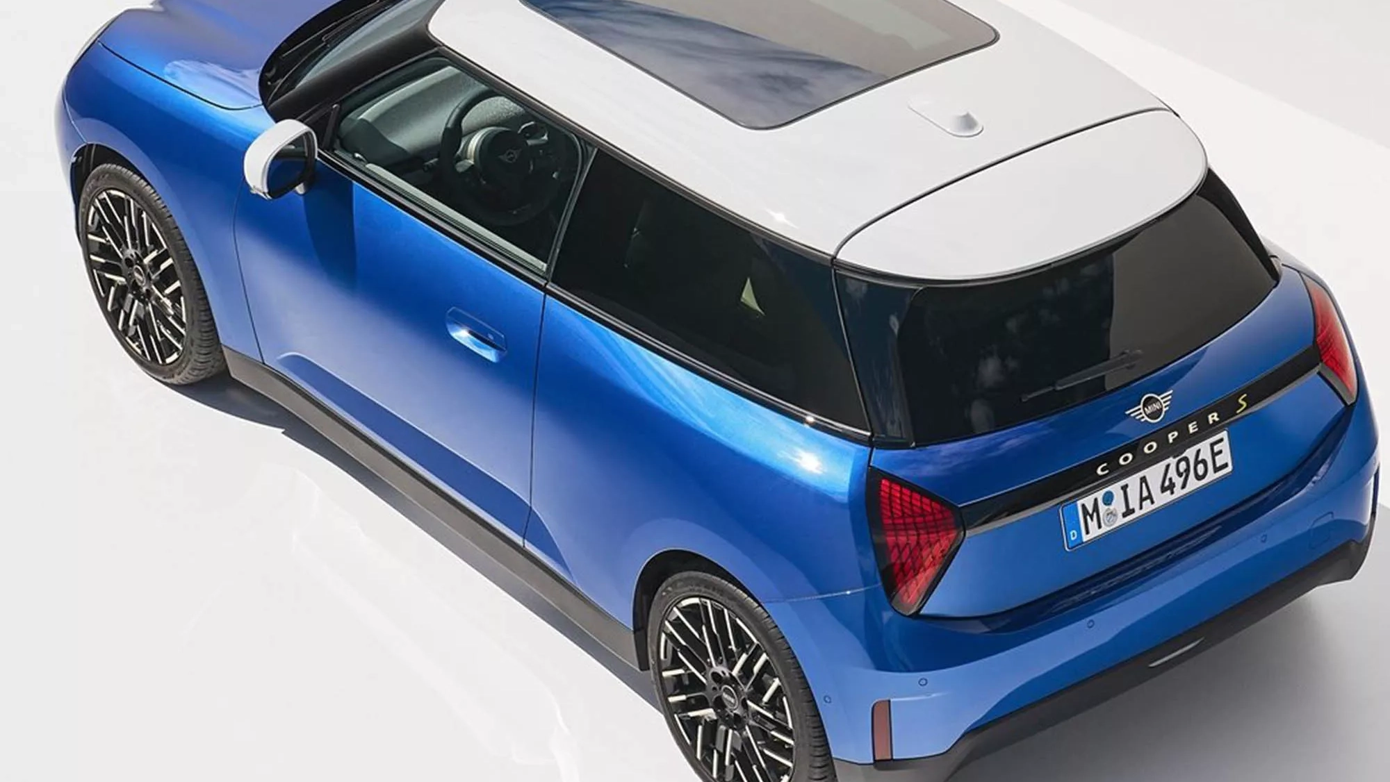 El MINI Cooper SE se reinventa: ahora con versión de cinco puertas y ...