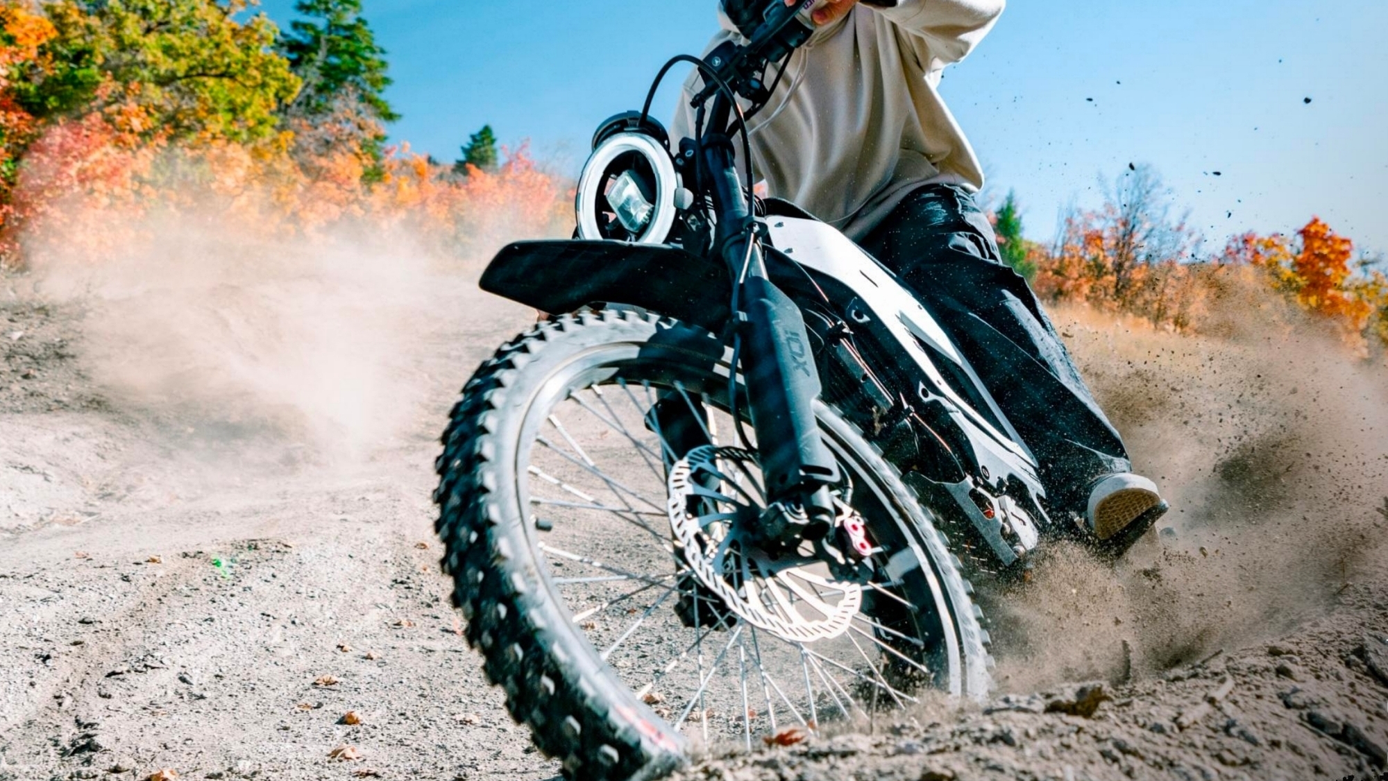 Niu presenta la XQi3, su primera moto eléctrica de cross con versión urbana