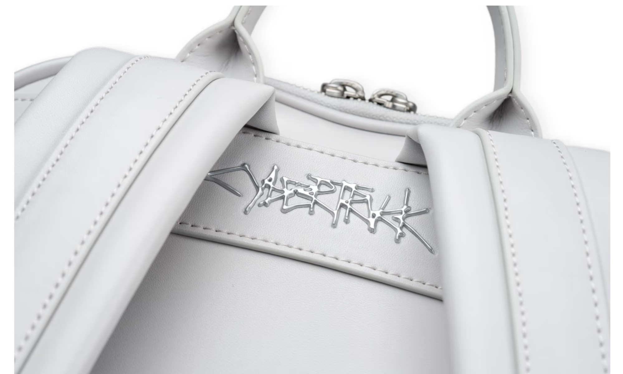 Tesla lanza la mochila Cybertruck Elevate por 290 euros, inspirada en ...