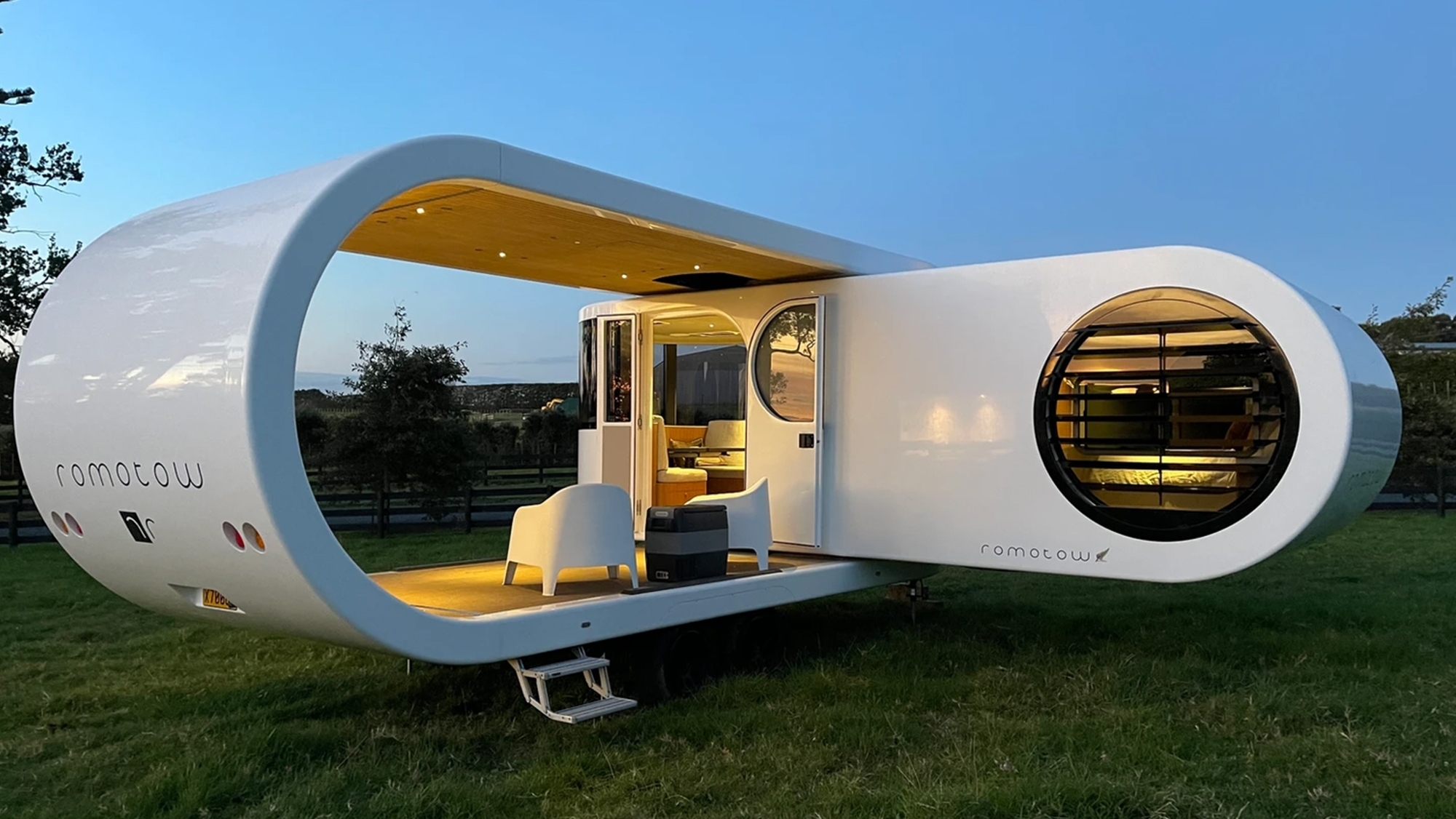 Caravana de lujo Romotow de ACM: despliega 29 m² y cuesta 267.000 euros