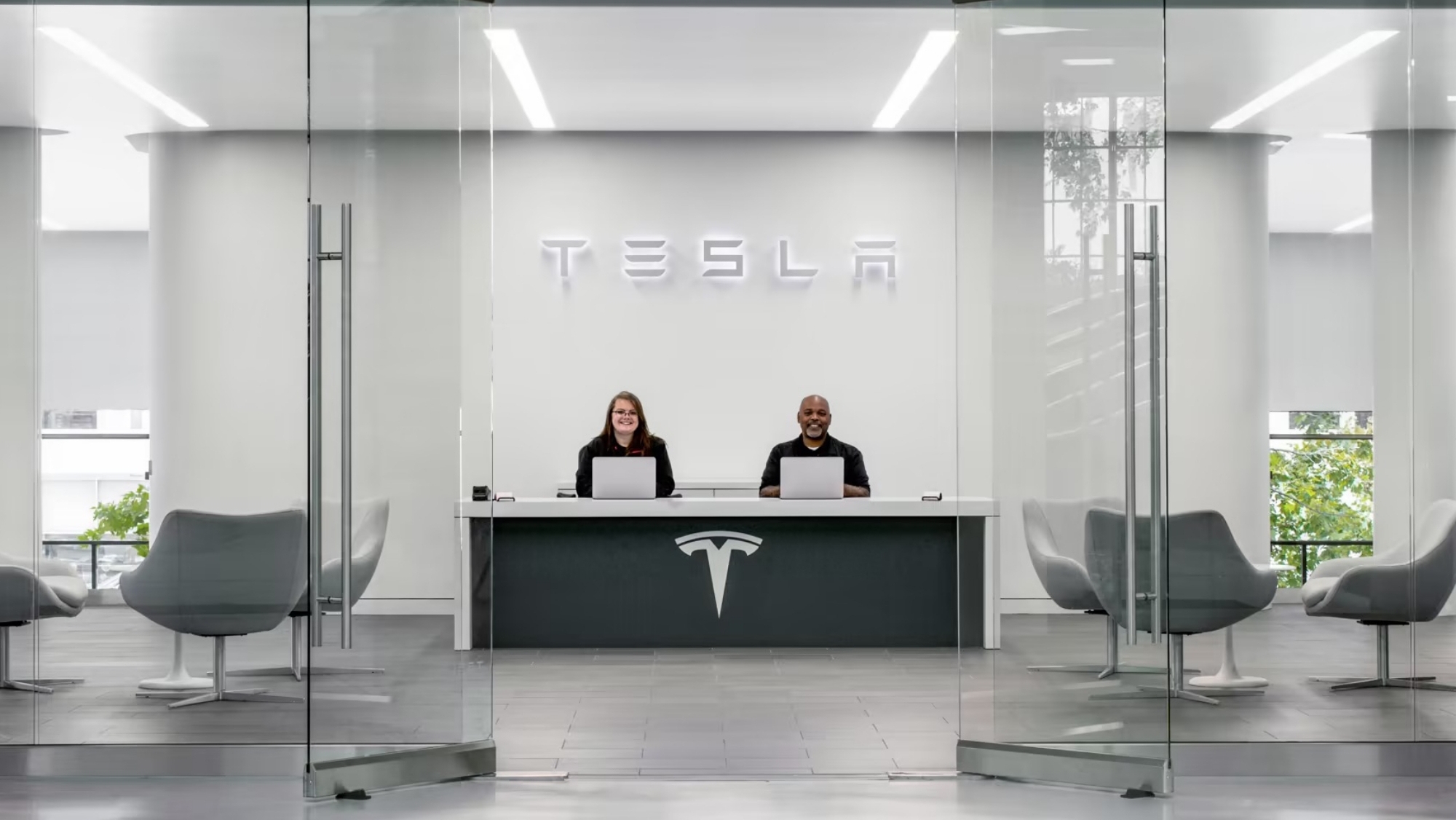 Tesla gana 1.790 millones en 2023 vendiendo su excedente de emisiones a ...