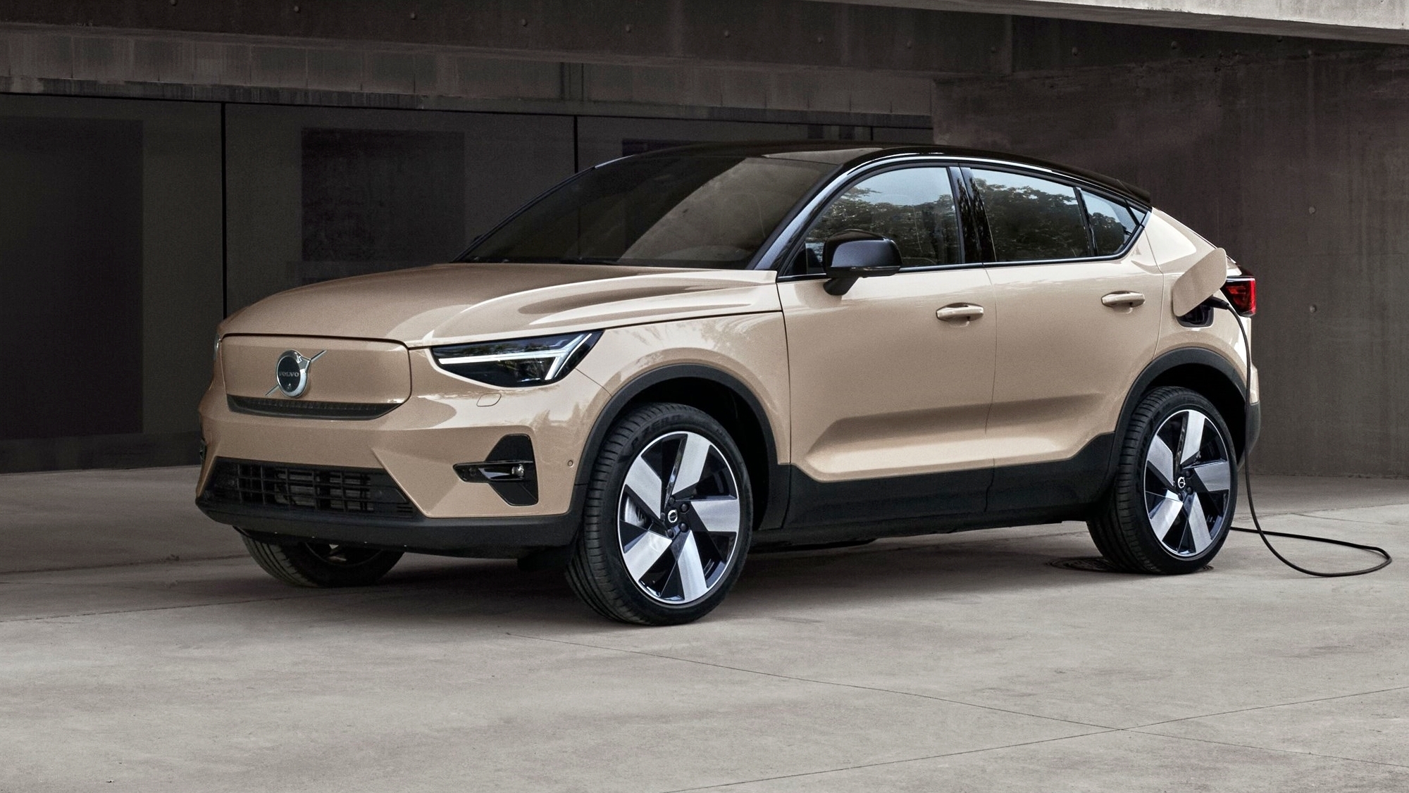 Volvo renombra sus modelos eléctricos con E y lanza nueva edición Black ...