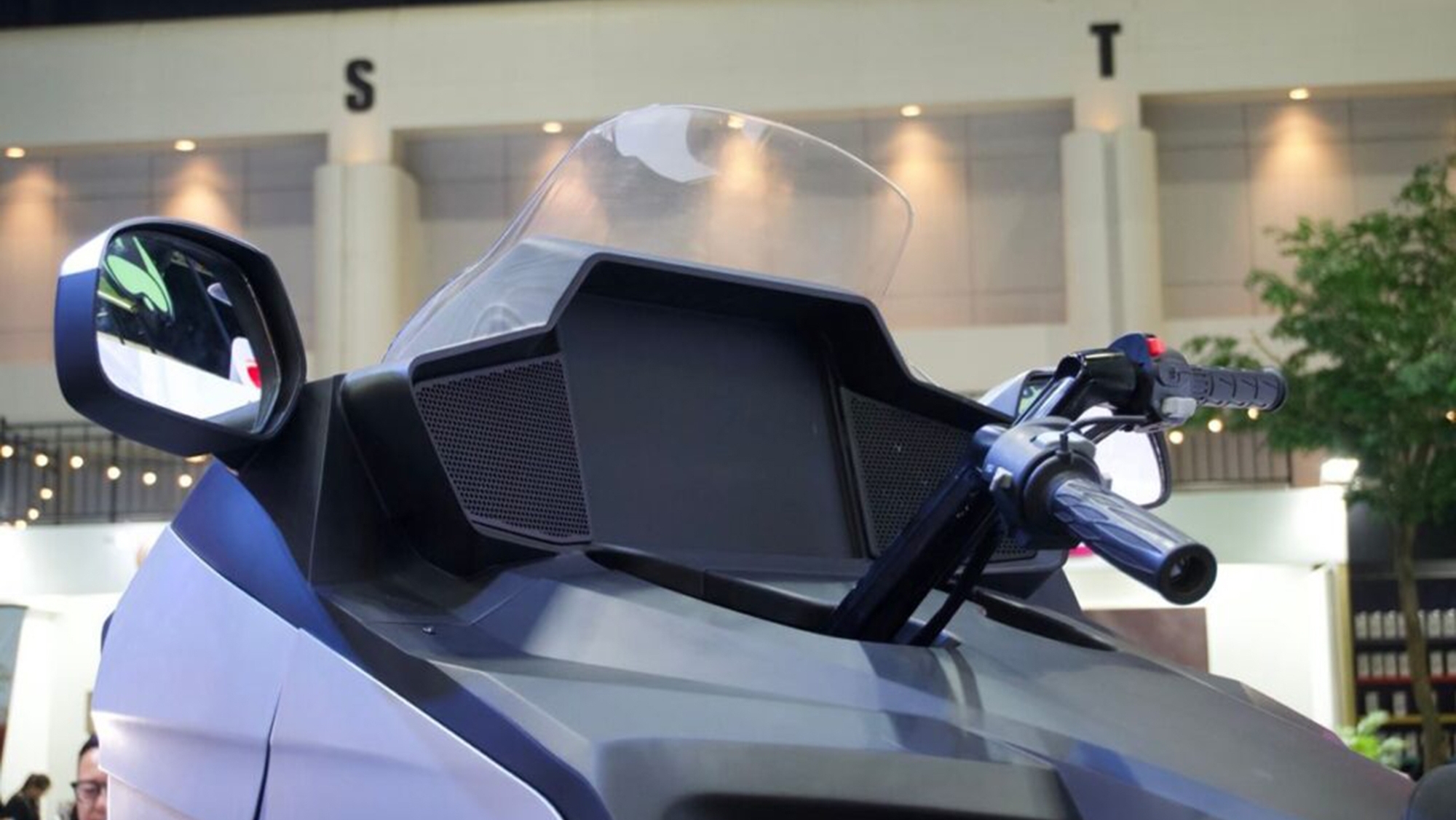 La nueva moto eléctrica Felo Tooz se presenta como rival de Honda y BMW