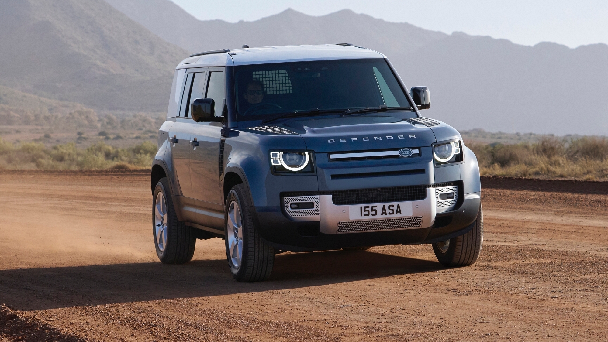 El nuevo Land Rover Defender ya es oficial y trae consigo una gran ...