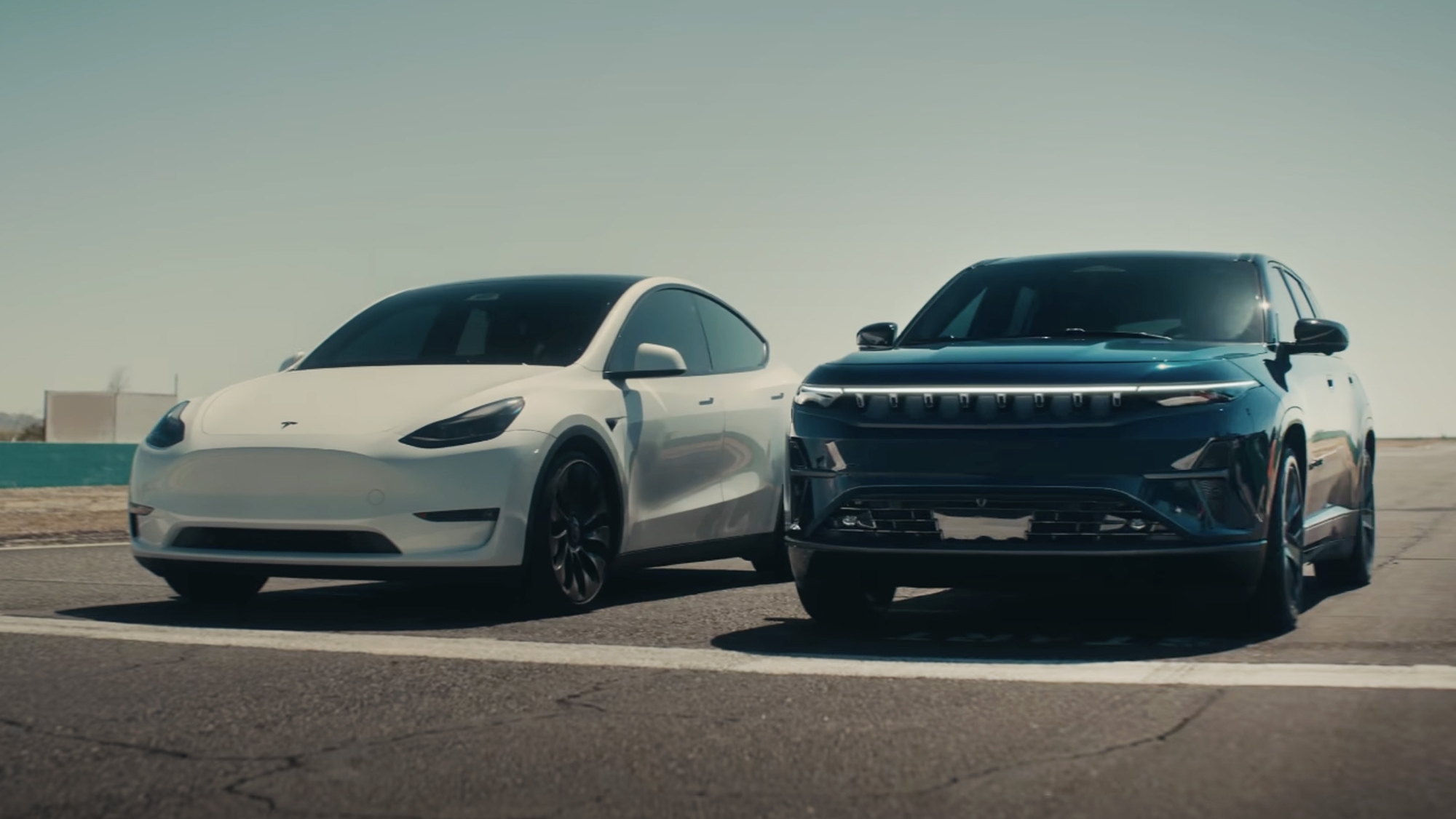 Jeep no se corta y enfrenta el Wagoneer S contra el Tesla Model Y en un ...