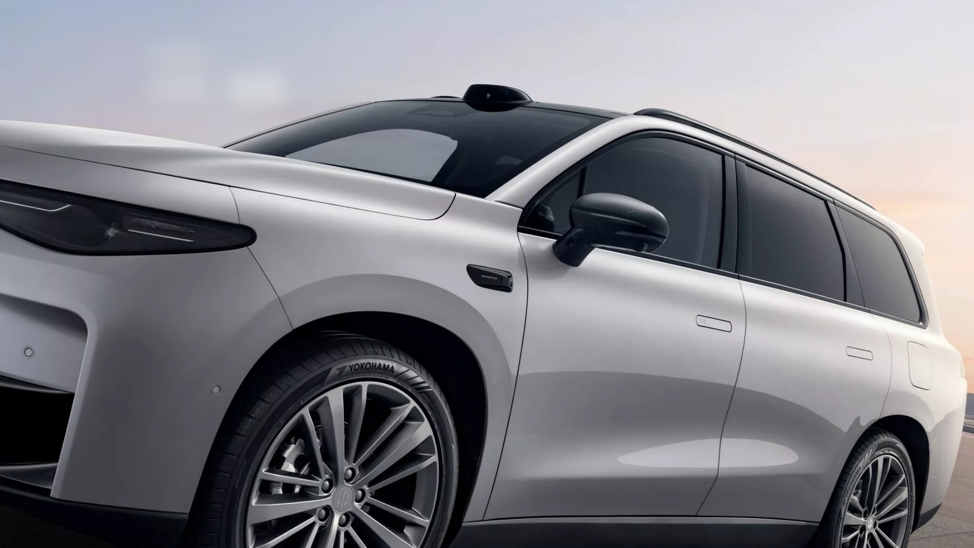 Barato, de gran tamaño y con motor híbrido de 231 CV: así es el SUV ...