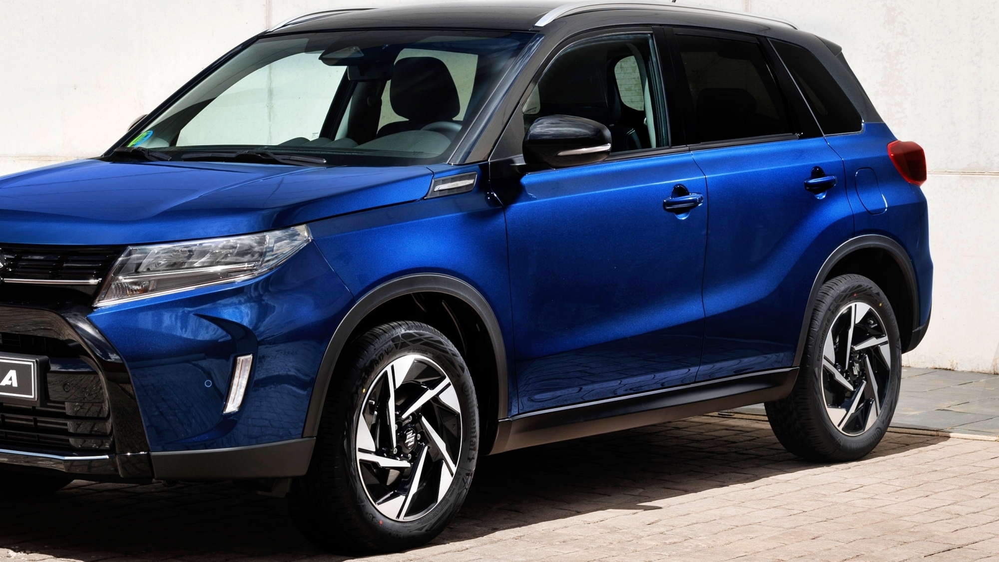 Suzuki pone precio en España a la versión de 2024 de su SUV híbrido de ...