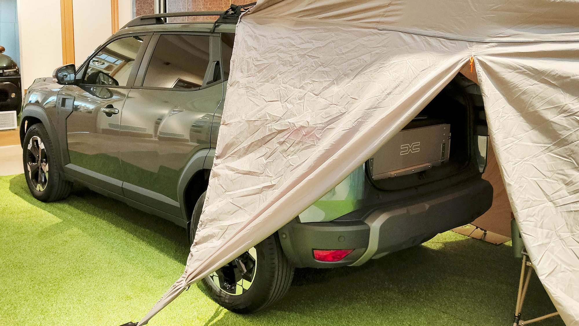 Vacaciones para toda la familia con el nuevo Dacia Duster y sus kits de ...