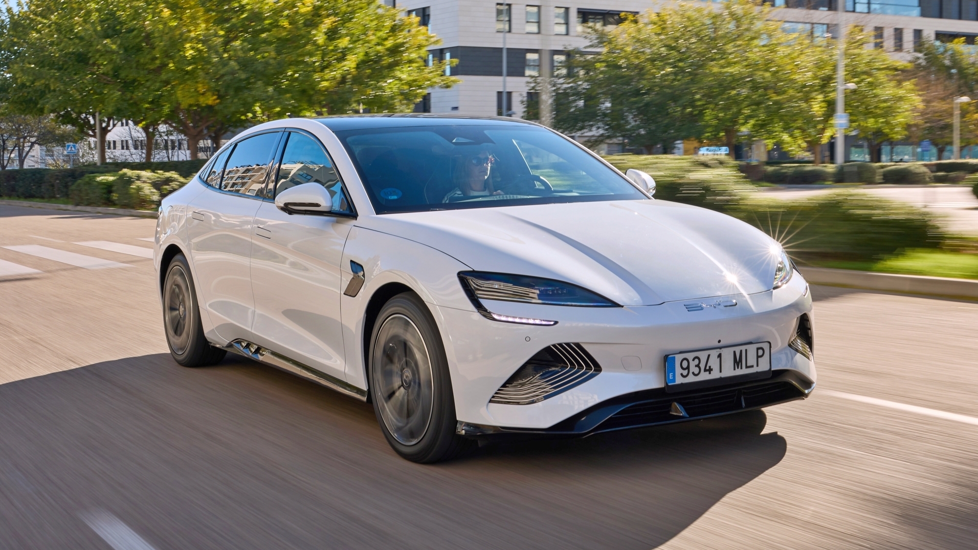 BYD suministrará 100.000 vehículos enchufables a Uber en alianza global