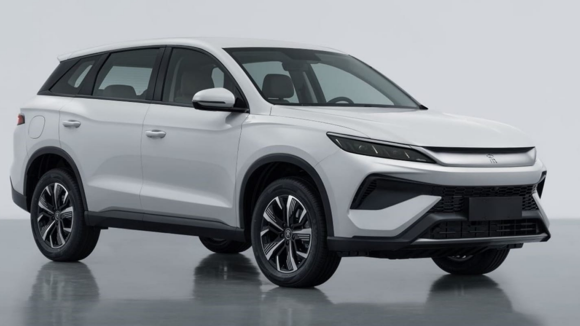 BYD presenta el Song Pro, un SUV híbrido y económico para LATAM