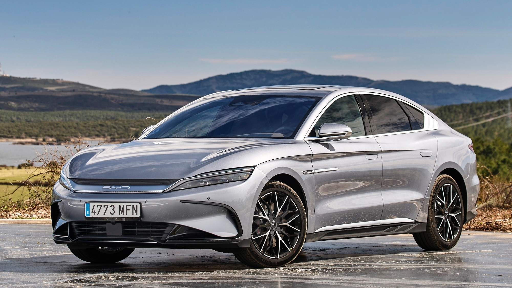 BYD Han (2024): Precio, medidas, motor, interior y maletero