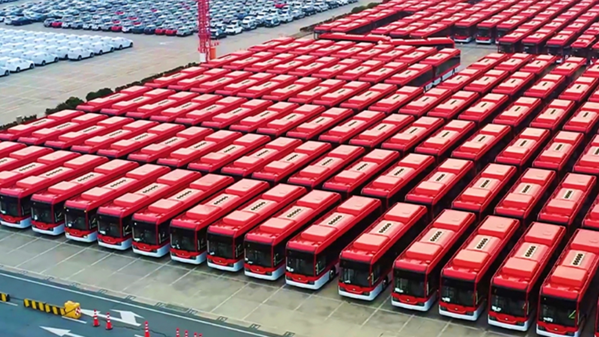 Santiago de Chile añade 214 autobuses eléctricos para un futuro sostenible