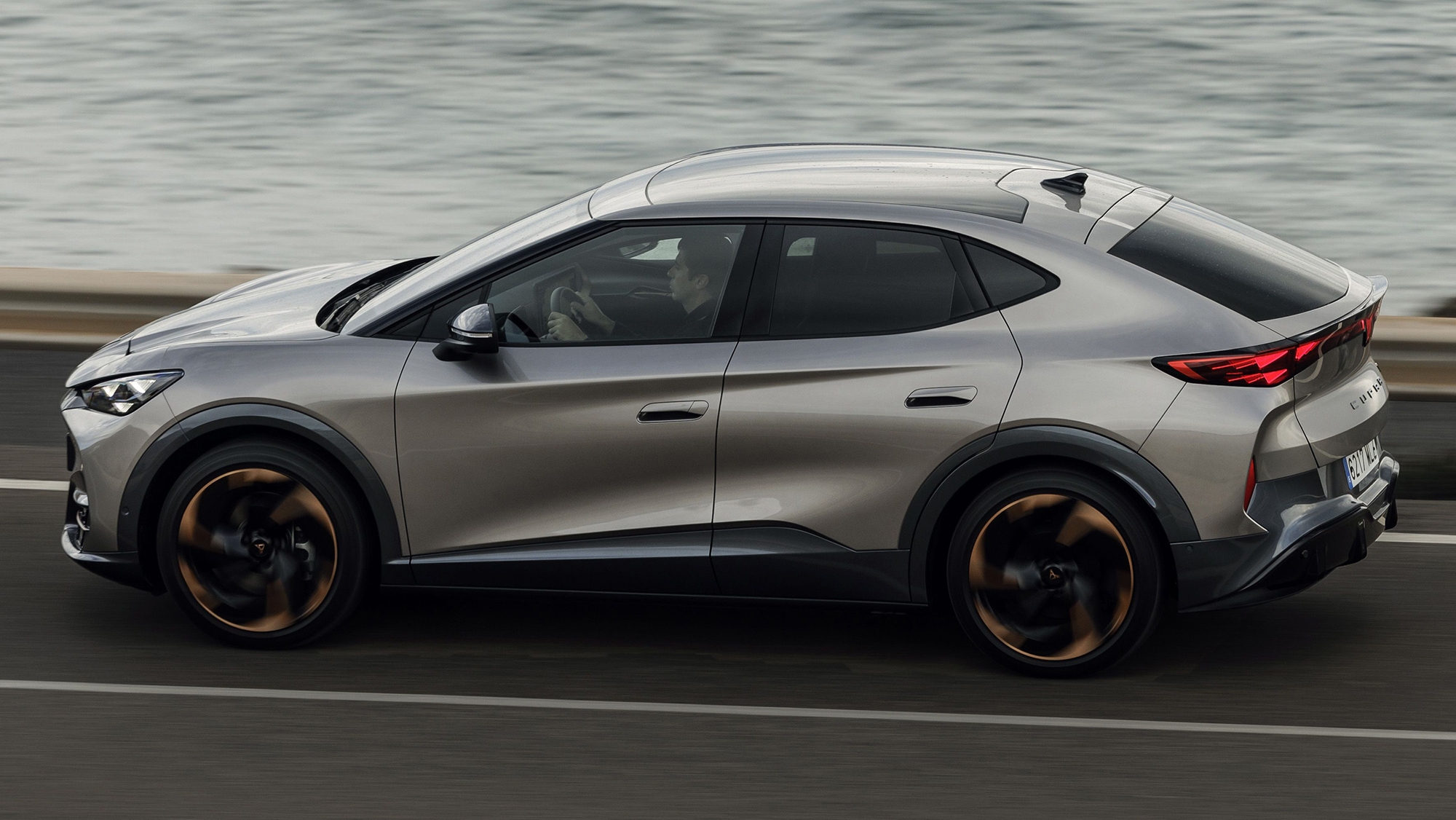 El Cupra Tavascan logra 5 estrellas Euro NCAP y enfrenta aranceles en ...