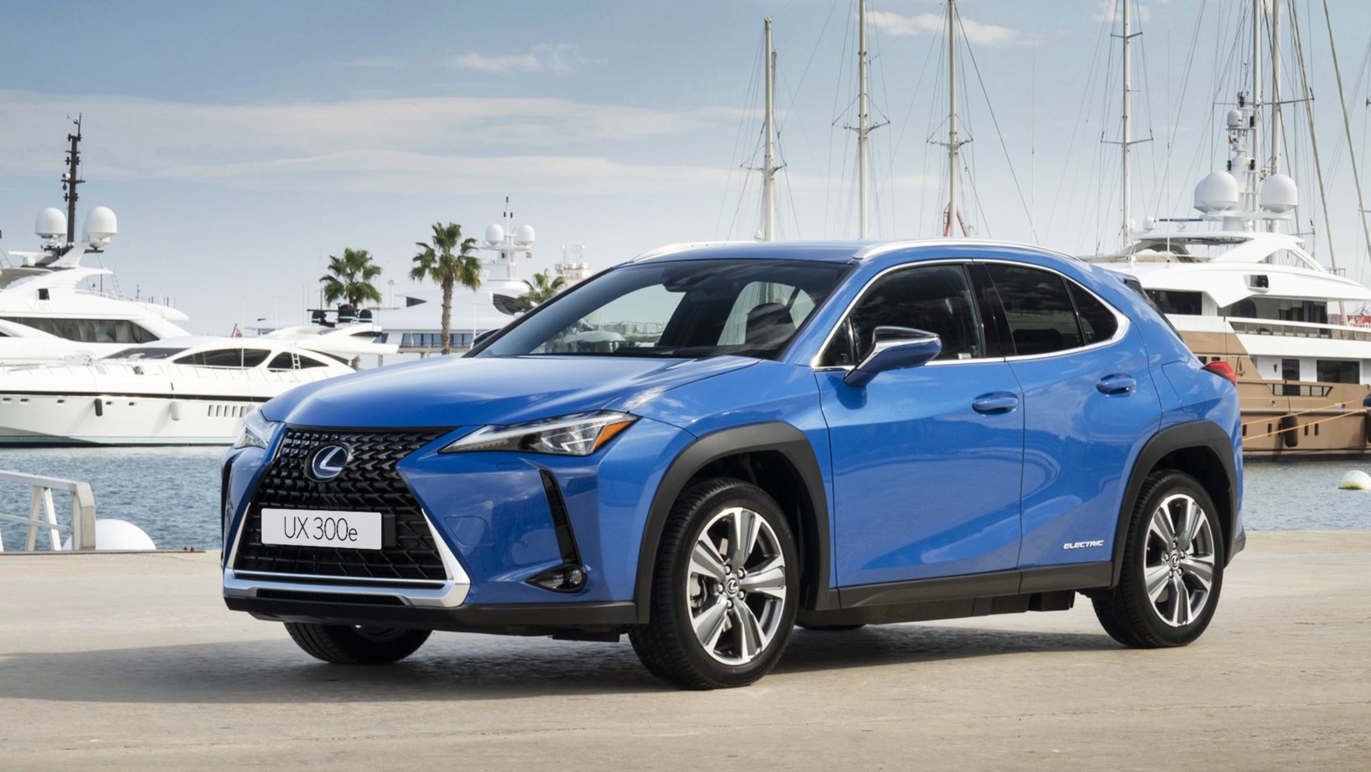 Lexus UX 300e EV (versión 2025): Precio, medidas, motor, interior y maletero
