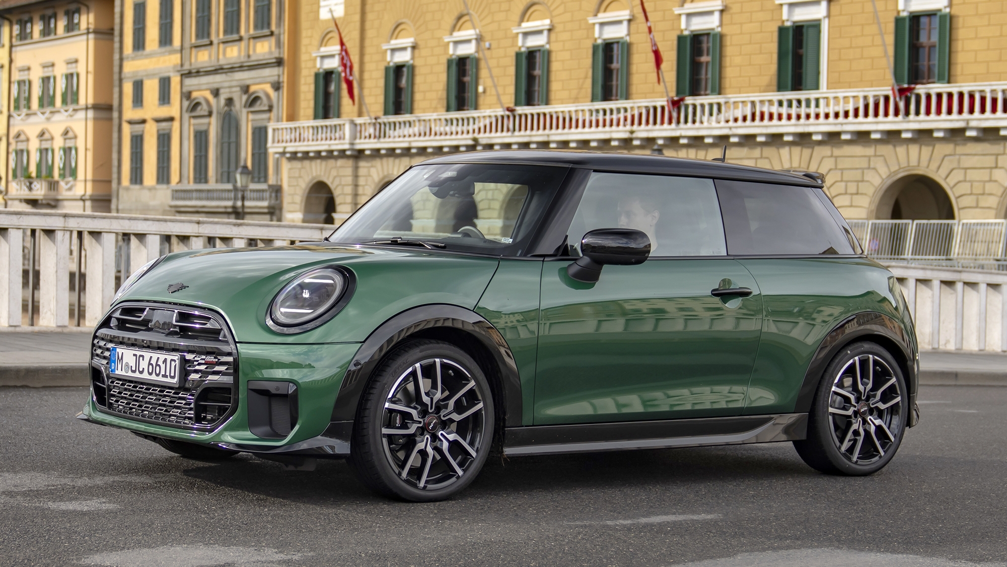 Los futuros MINI eléctricos podrían abandonar la tracción delantera por ...