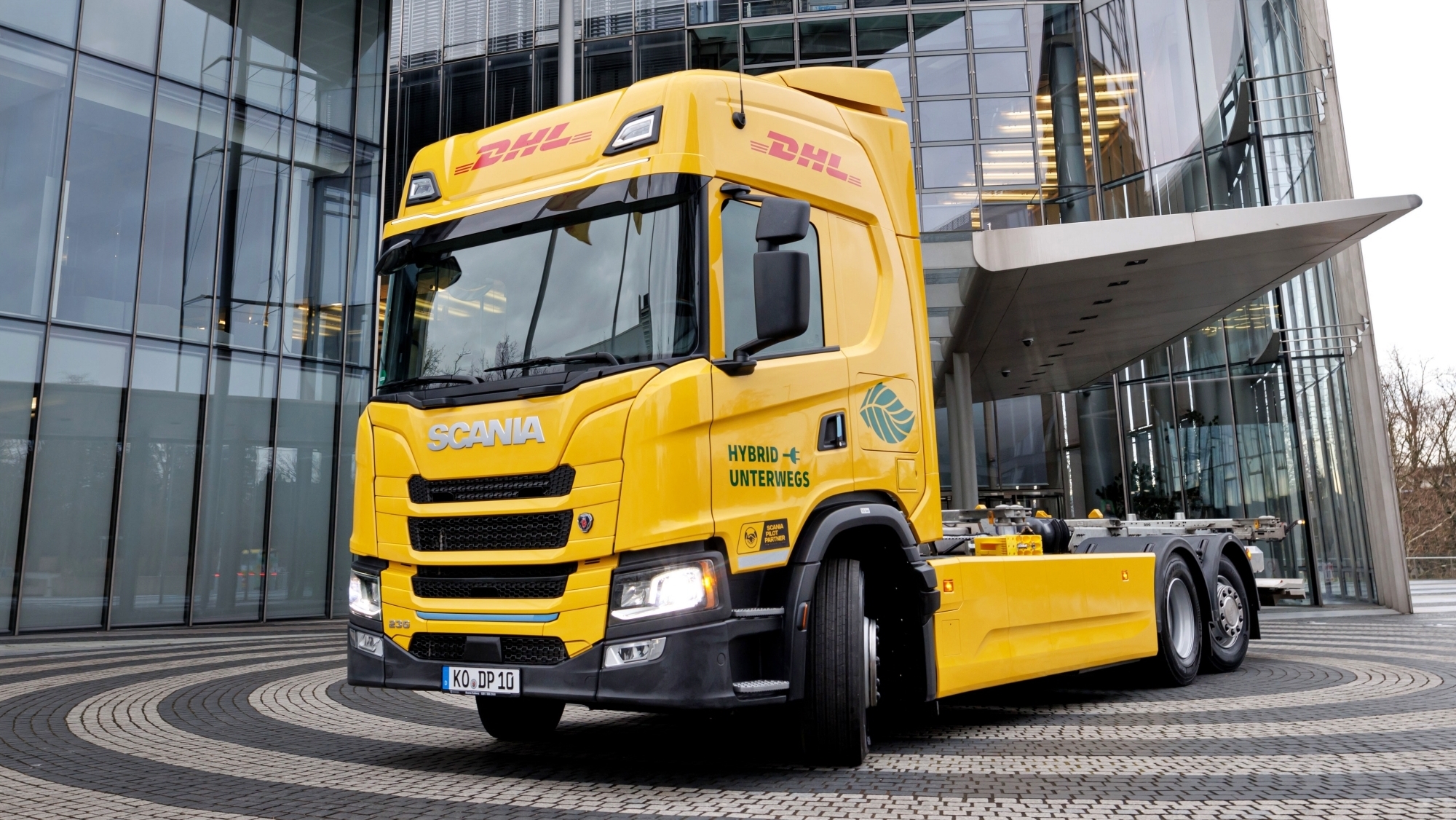 Scania y DHL prueban un camión eléctrico híbrido con 800 km de autonomía