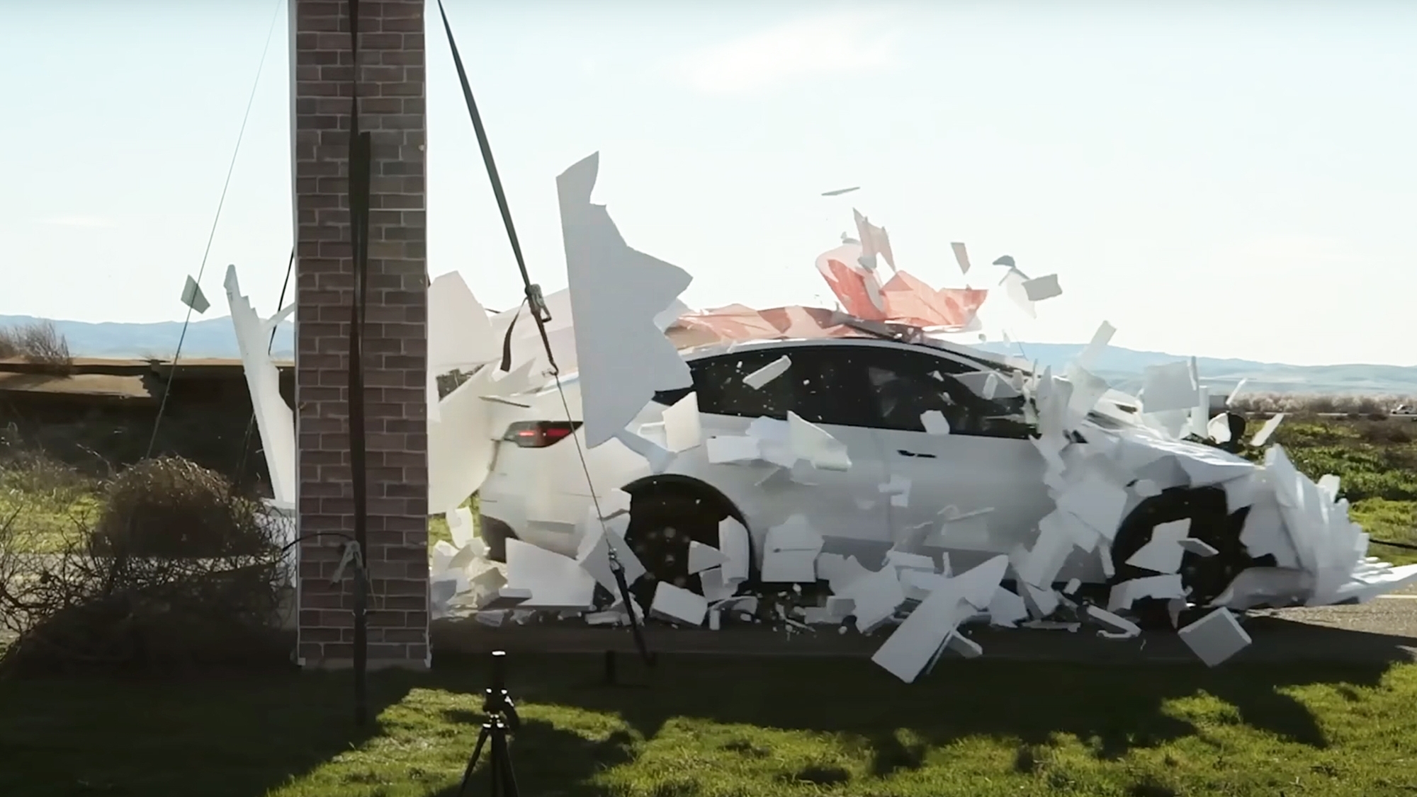 La polémica del Tesla de Mark Rober: ¿fallo de Autopilot o vídeo ...